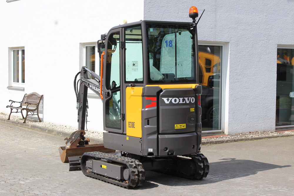 Minibagger Volvo EC 18 E - Podlasly Baumaschinen
